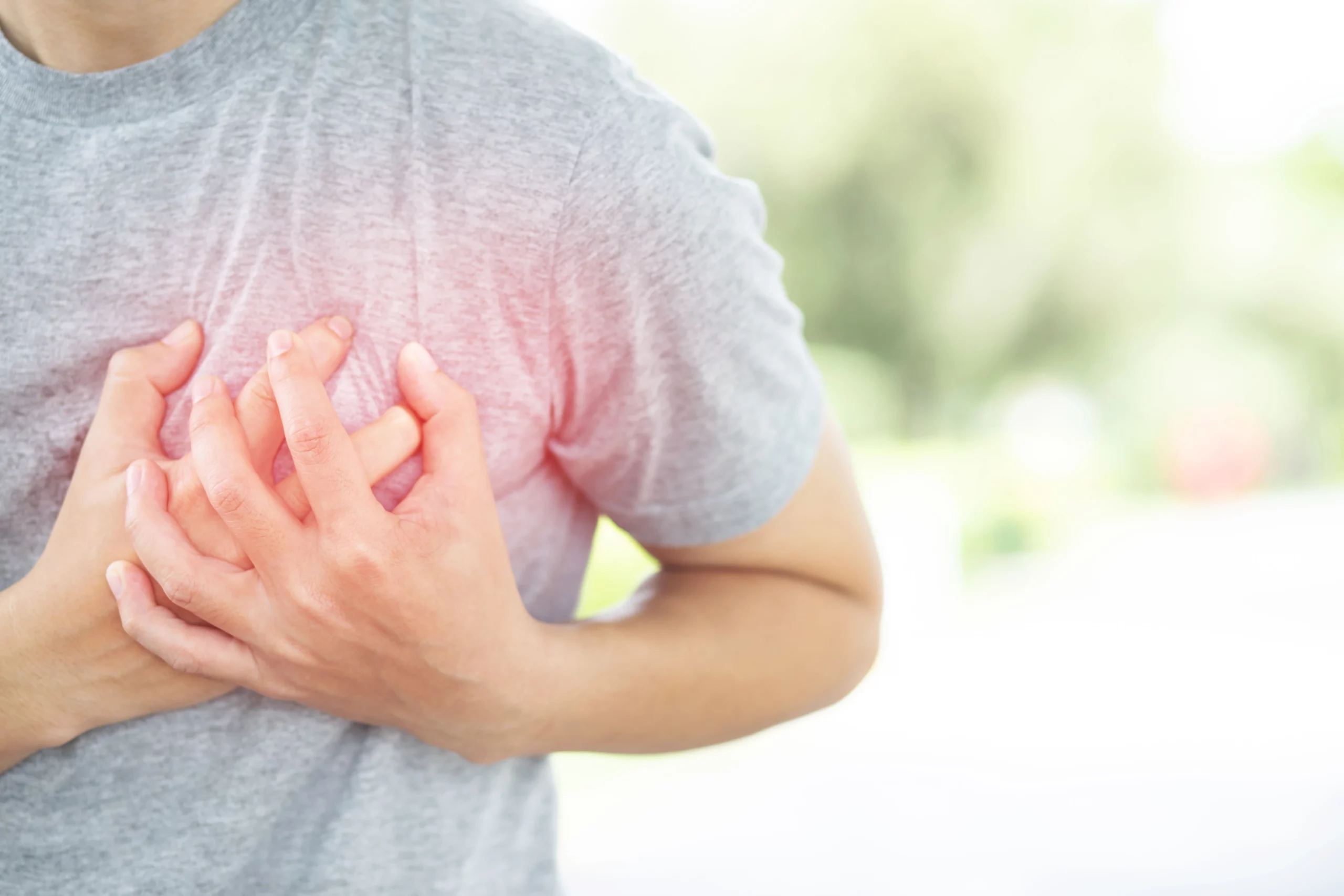 One month before a heart attack, your body will warn you – here are the ...