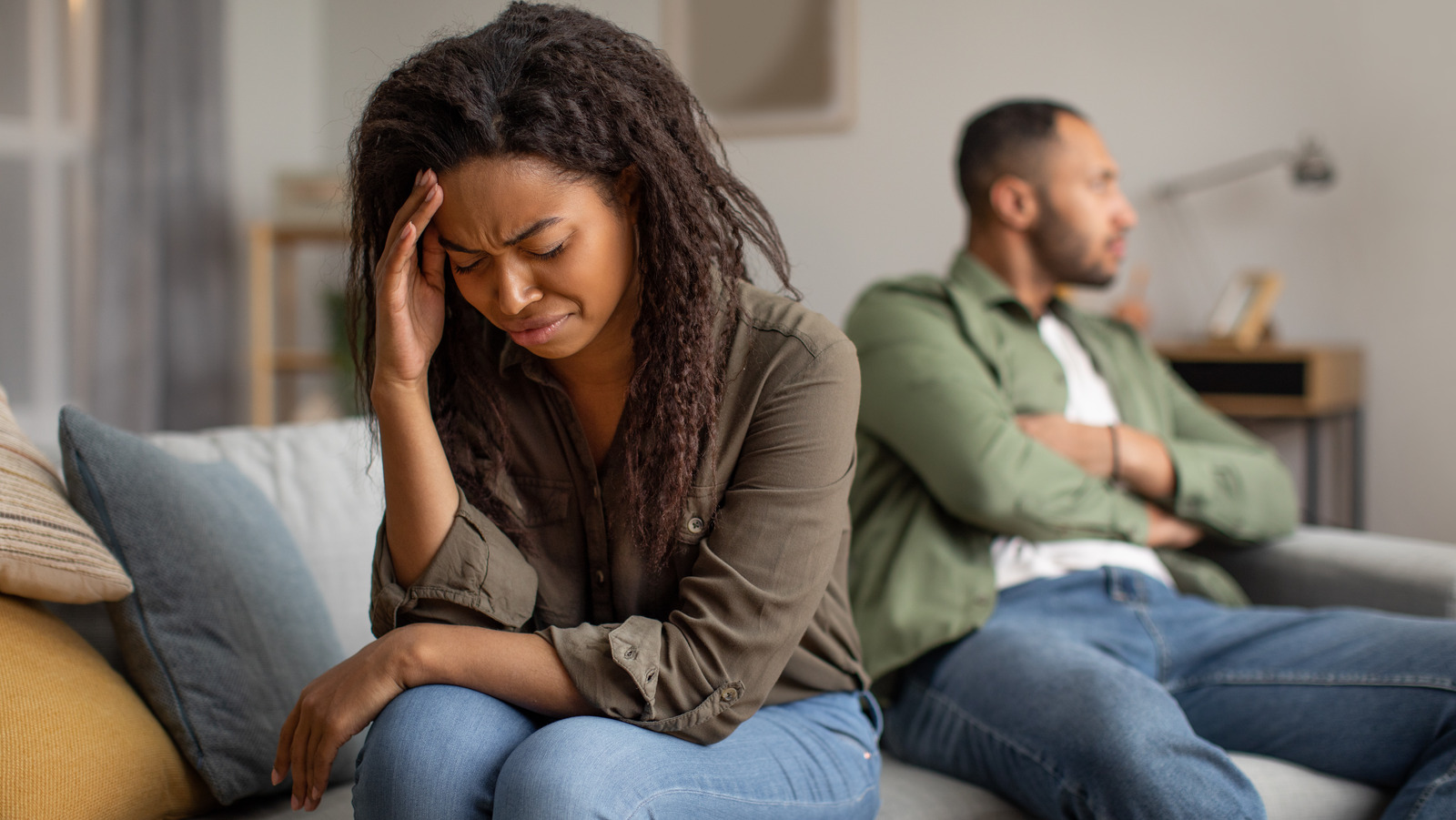 10 Honest Signs Indicating That Your Partner No Longer Loves You